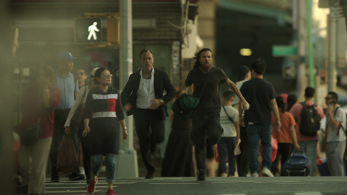 Black Rabbit Netflix Review: Jason Bateman and Jude Law in a Dark ...